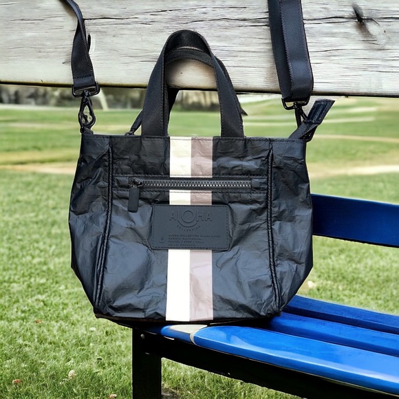 ALOHA Collection | Bags | Aloha Collection Crossbody Le Voyageur | Poshmark